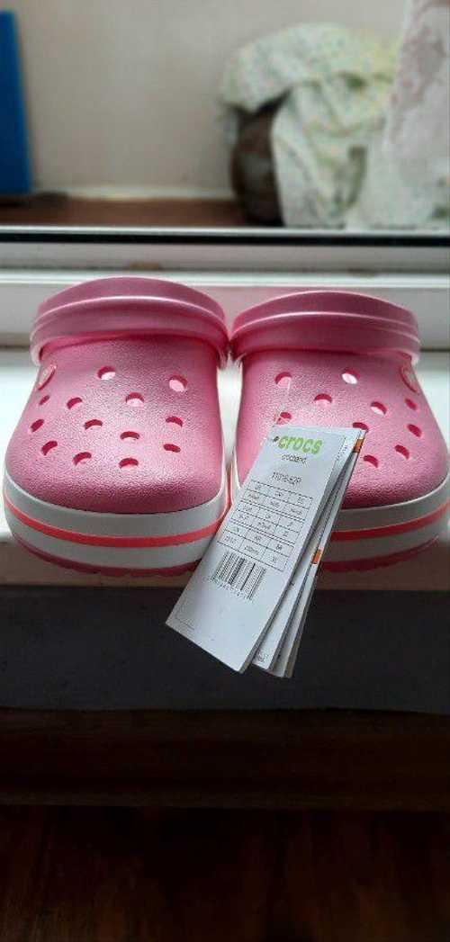 Розовые сабо crocs Crocband