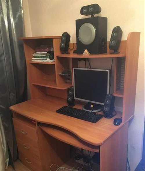 Компьютерный стол