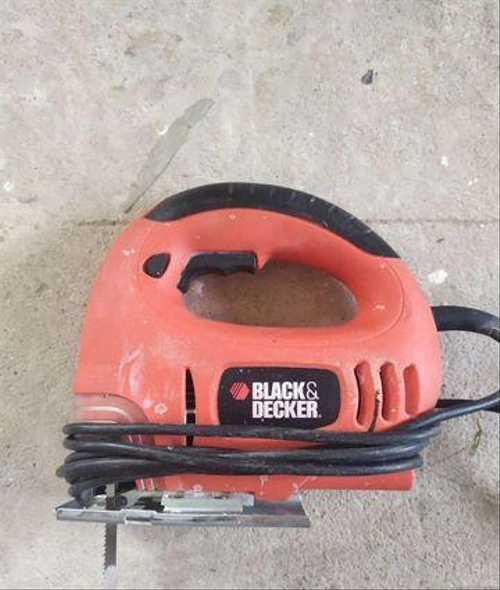 Электролобзик Black and Decker KS400E