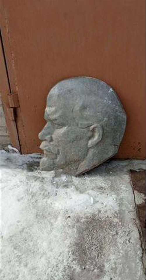 Барельеф Ленина СССР