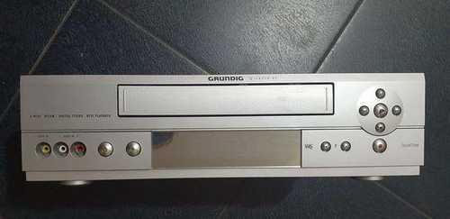 Видеомагнитофон Grundig Vivance GV 3045 HiFi