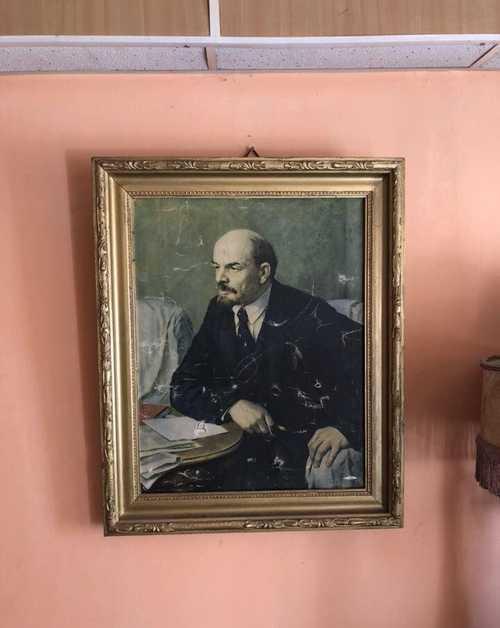 Портрет Ленина в рамке