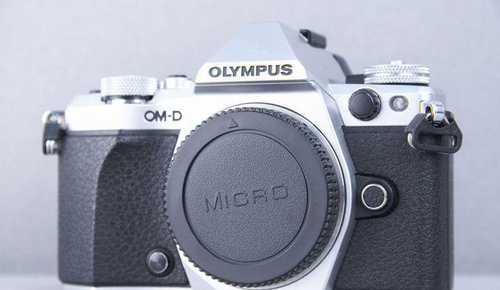 Olympus OM-D E-M5 Mark II