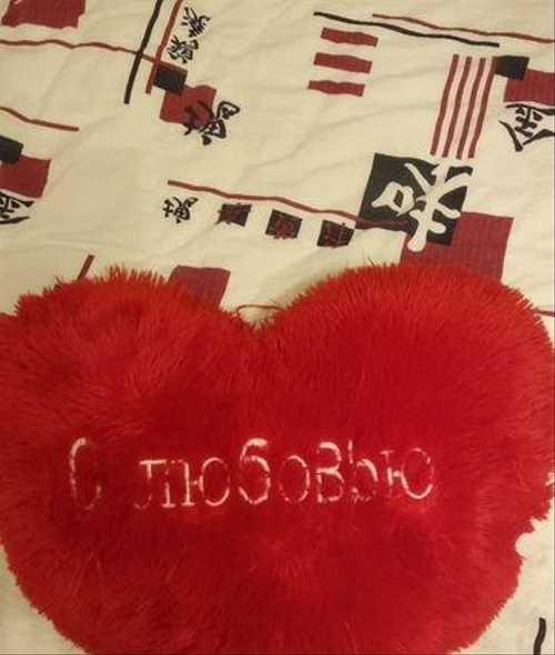 Декоративная подушка в виде сердца