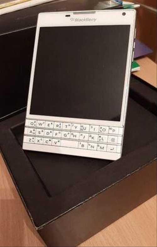 Продам Смартфон BlackBerry Passport