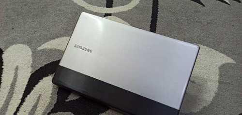Samsung 17.3"