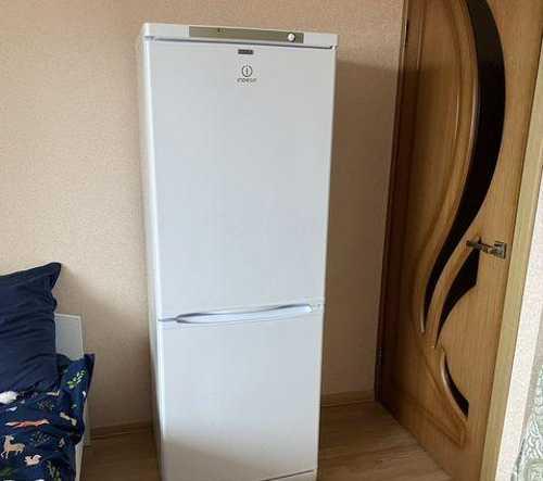 Холодильник Indesit SB167.027 под ремонт