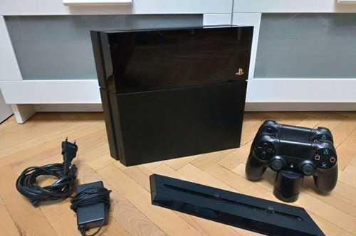 Sony PS4, 2 геймпада, докстанция, подставка