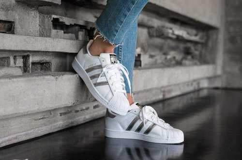 Adidas Superstar на ноге