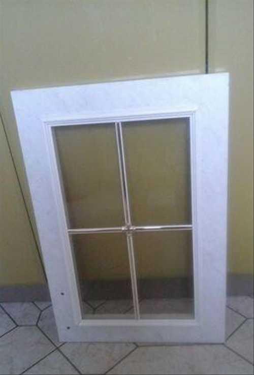 Стеклянная дверца для кухонного шкафа