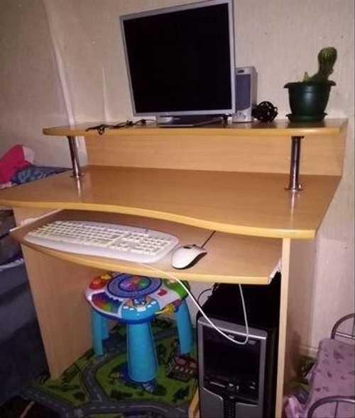 Компьютер, Компьютерный стол