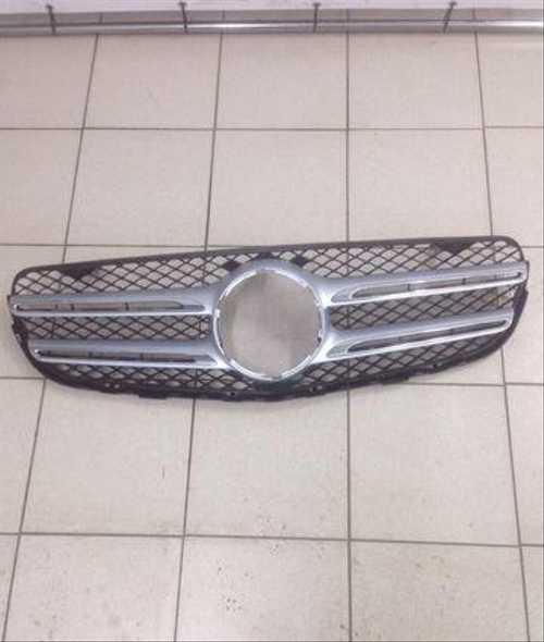 Решетка радиатора Mercedes-Benz
