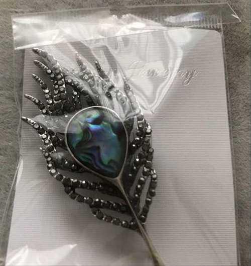 Новая брошь с перламутром