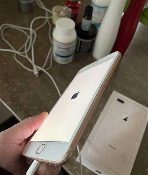 Продам i-phone 8 plus 64 gb