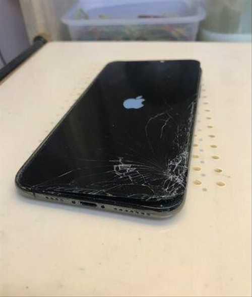Замена разбитого стекла дисплея iPhone 11