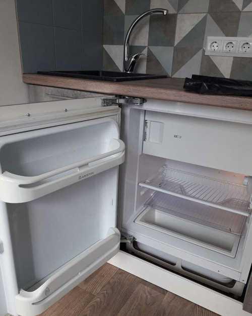 Холодильник IKEA встраиваемый под ремонт
