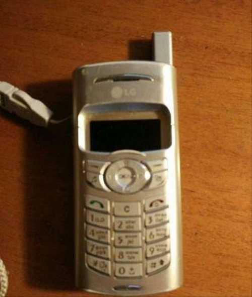 Мобильный телефон LG G7050 silver