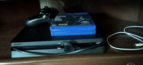 Продаю Play Station 4 Slim