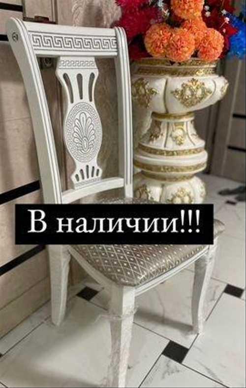 Стол и стулья versace