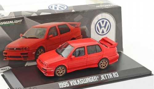 1:43 Volkswagen Jetta III 1995, red. Greenlight