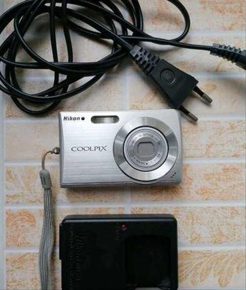 Компактный фотоаппарат Nikon Coolpix s200