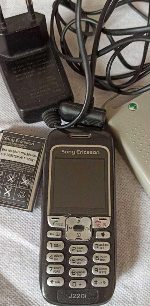 Телефон Sony Ericsson J220i