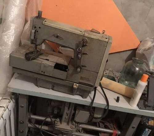 Швейная плоскошевная промышленная машинка тарого о