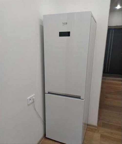 Холодильник с морозильником beko