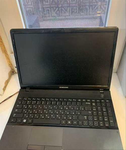 Samsung 300e i3/4gb/1tb