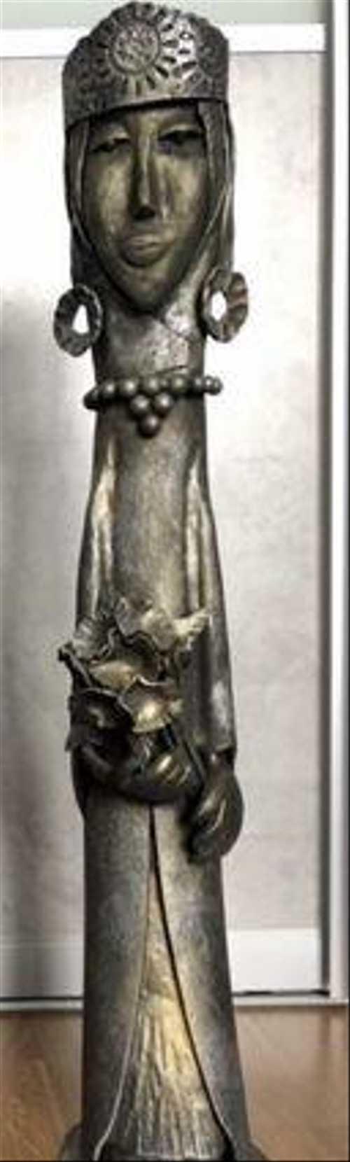 Кованная интерьерная статуэтка