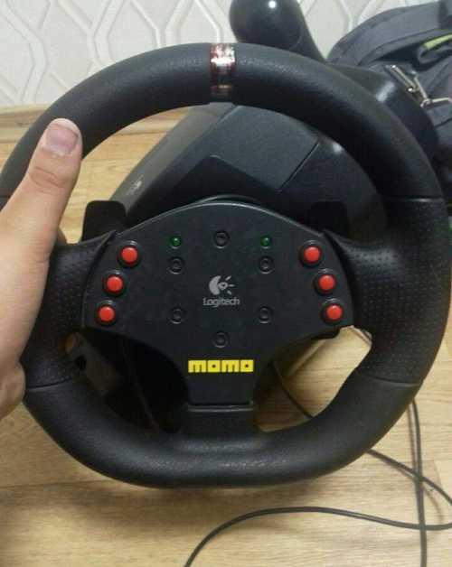 Logitech momo Racing
