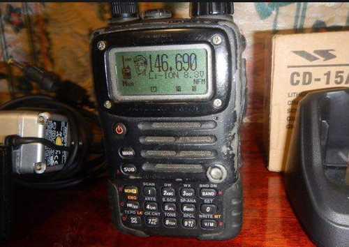 Рация Yaesu VX-7R