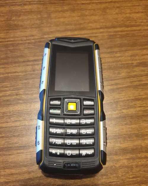Защищенный мобильный телефон teXet TM-511R