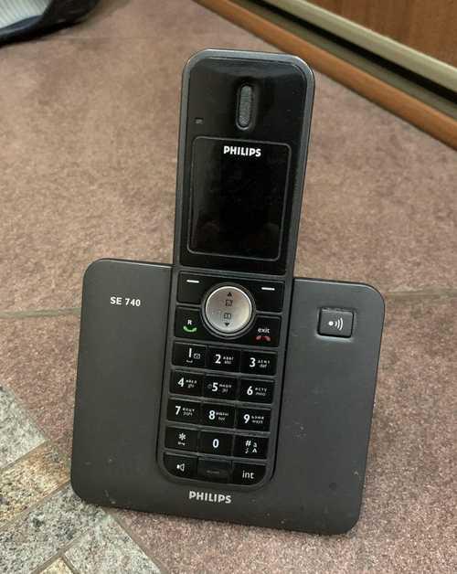 Телефон Philips se 740