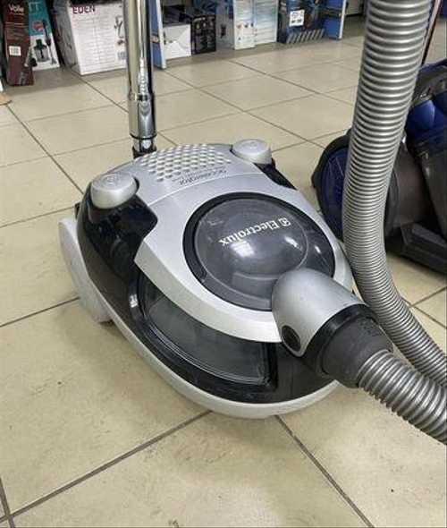 Пылесос Electrolux Professional ZAC-6816 Accelerat