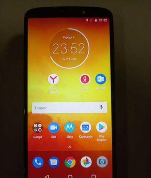 Телефон Motorola moto e5