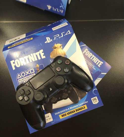 Dualshock 4 v2 PS4 + Fortnite ваучер