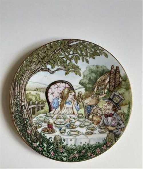 Декоративная коллекционная тарелка «Алиса в Стране