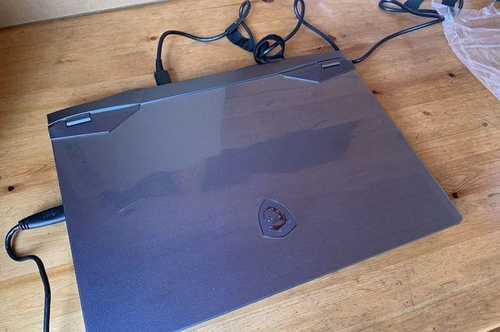 MSI Ge66 raider 10uh-210