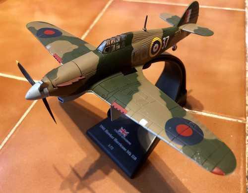 Diecast модель Amercom 1:72 Hawker Hurricane Mk II