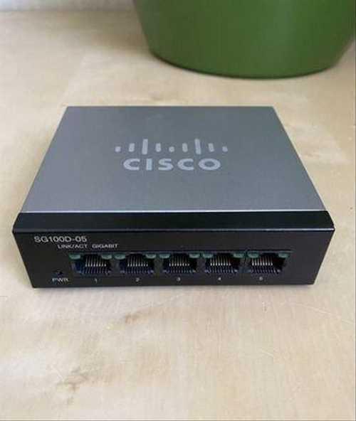 Коммутатор(свитч) Cisco SG100D-05 1гб (1000Мб) 5 п