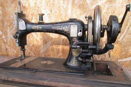 Швейная машина Nah Maschine 705