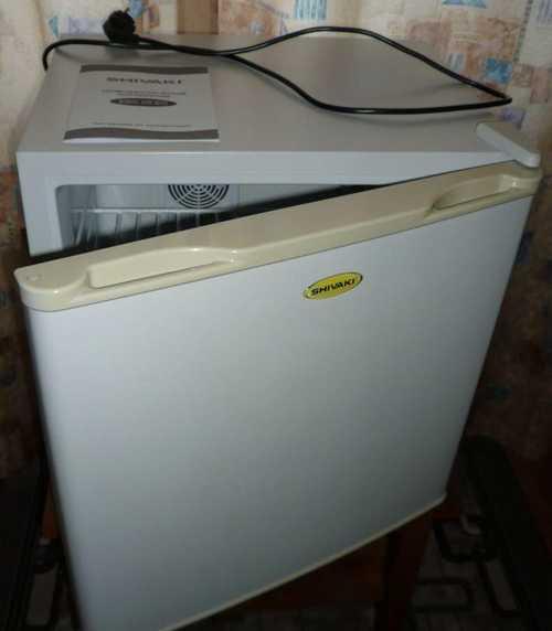 Холодильник (мини, барный) Shivaki shrf-50TR2