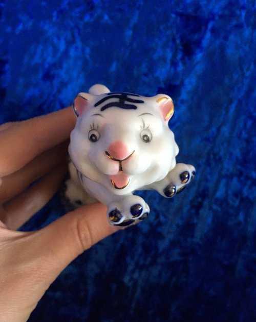 Фигурка кота статуэтка