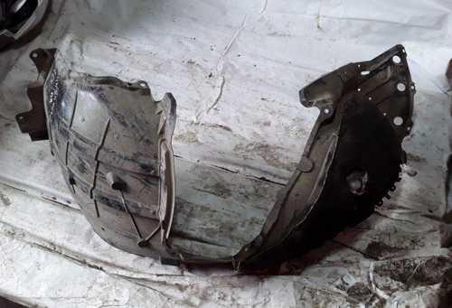 Подкрылок передний правый Infiniti Qx56 Z-62 2010)