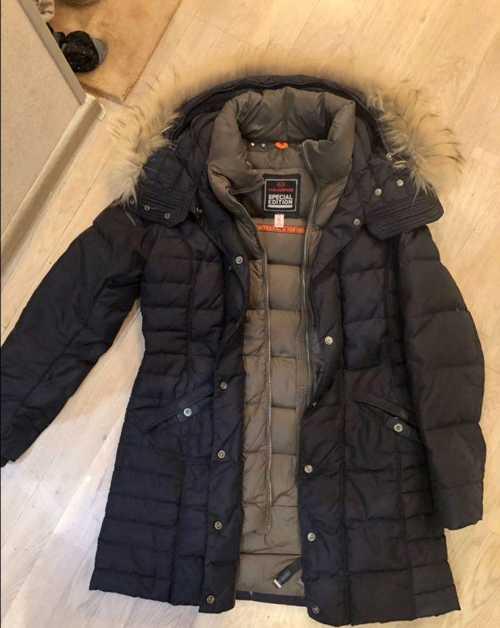 Продам парку женскую parajumpers