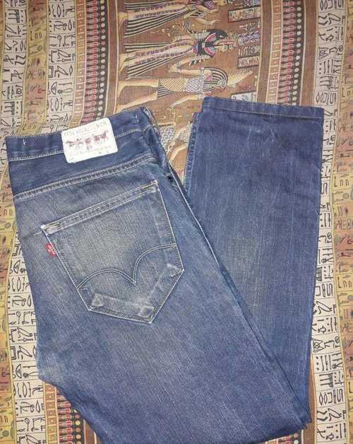Джинсы Levis 513