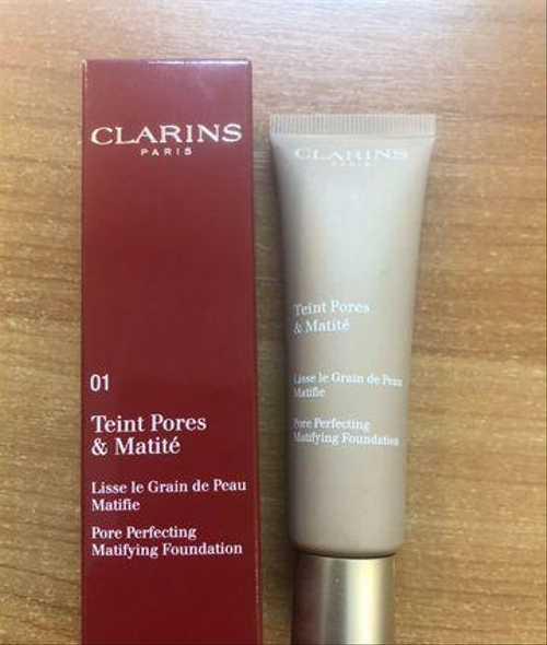 Clarins Тональный крем с матирующим и выравнивающи