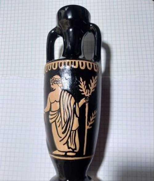 Керамическая ваза в греческом стиле