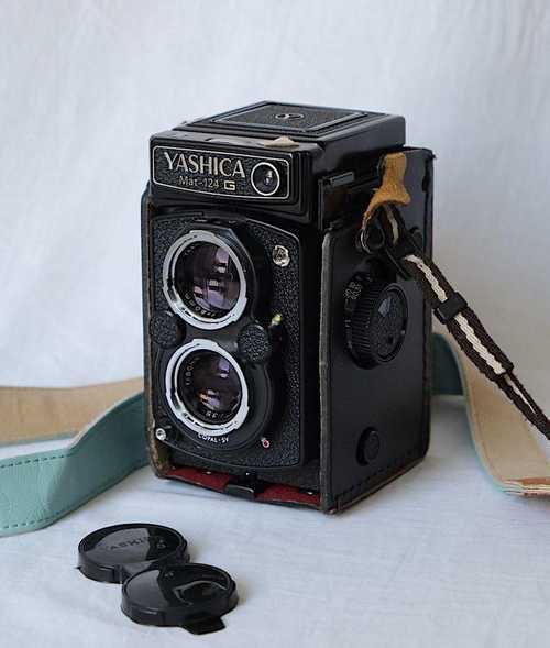 Yashica Mat 124G